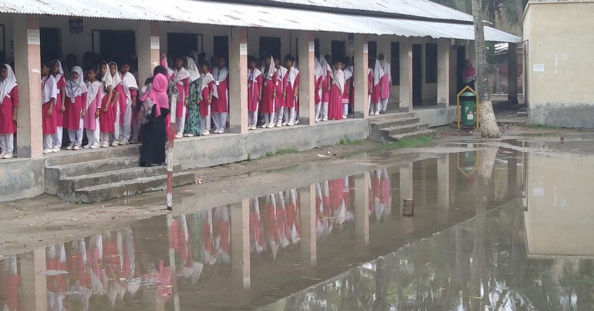 Waterlogging, waste hindering Khulna's green city aspirations