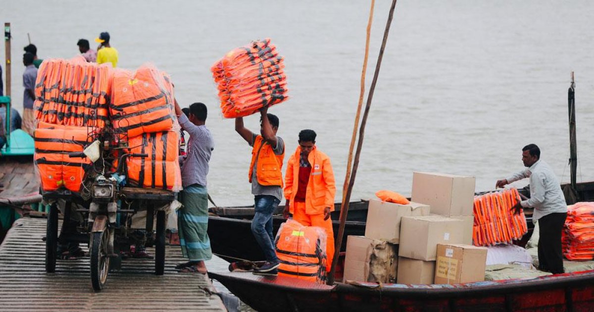 Tk4 relief for each households in 2 districts