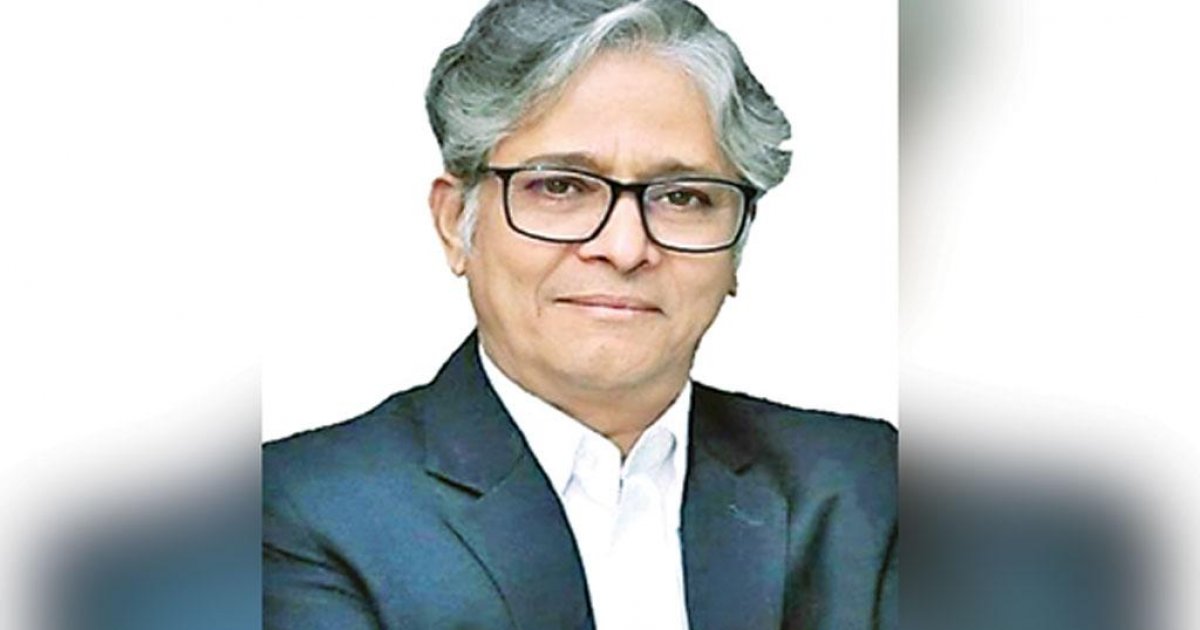 DU VC faces mounting criticism