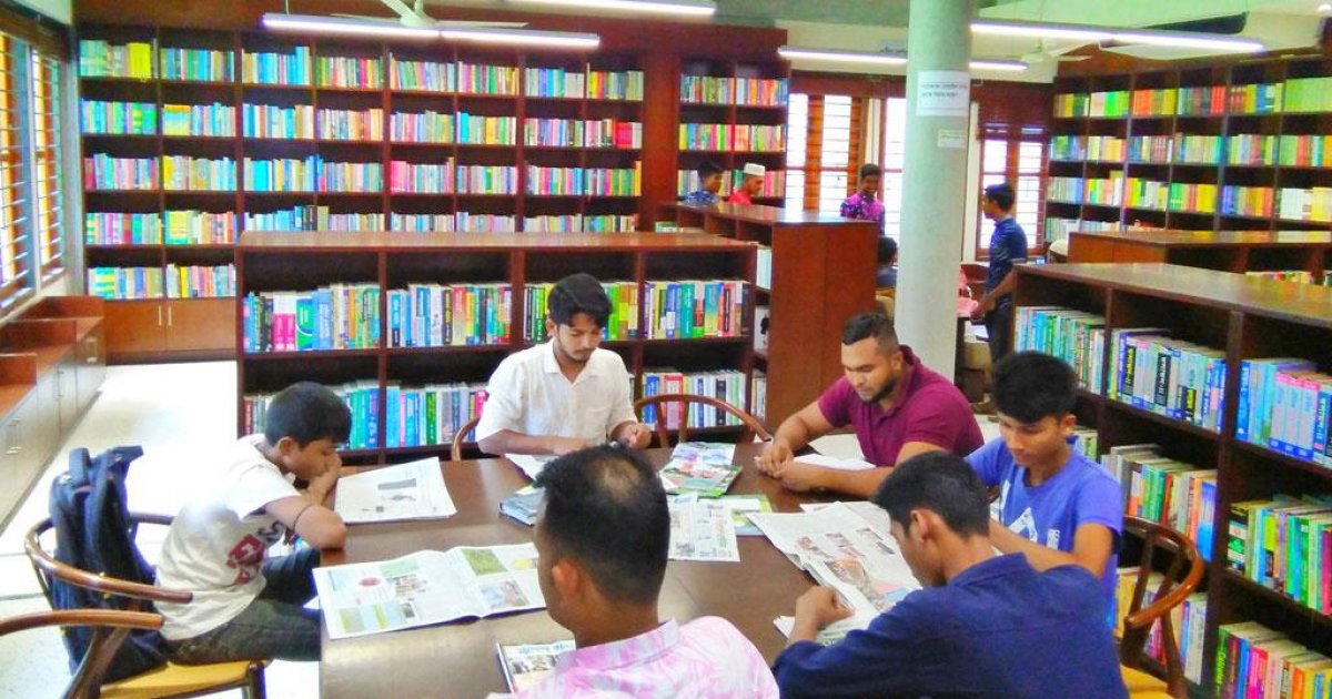 Book fans in love with Bangabandhu mausoleum public library