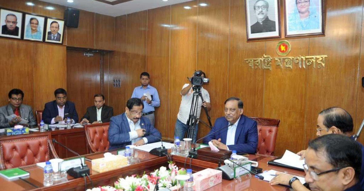 Home minister: No war criminals at Victory Day programs