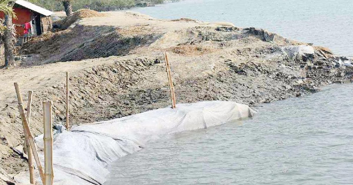 21km embankment in Koyra upazila threatened