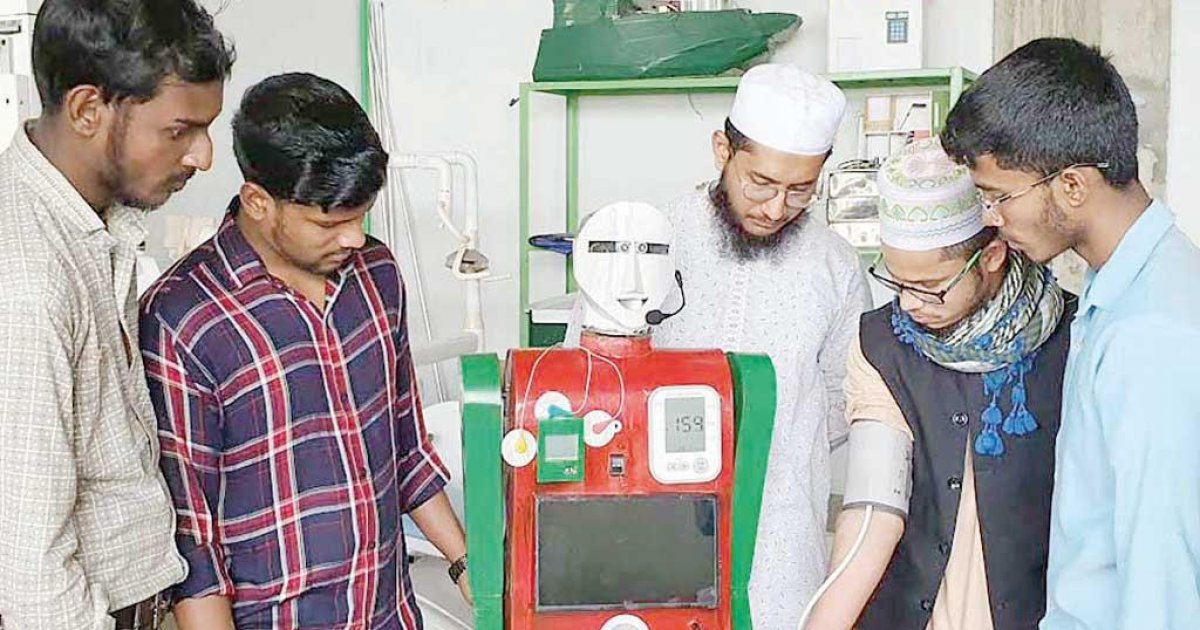 Polytechnic students win science fair with medical robot