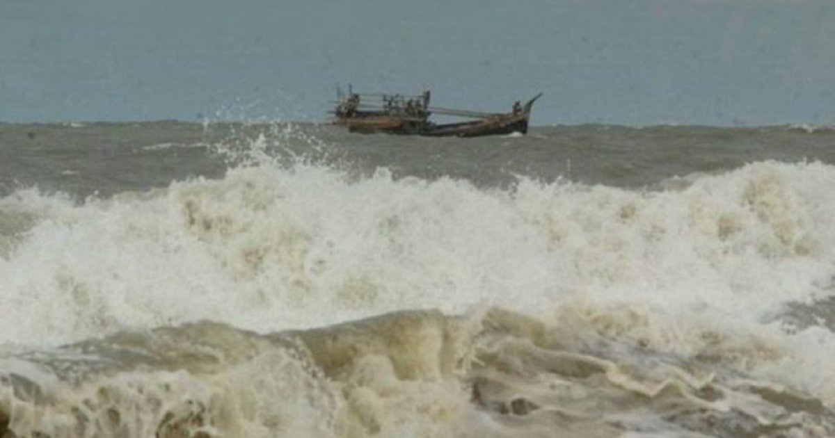 5 crew rescued after Bulkhead sinks at Chittagong Port