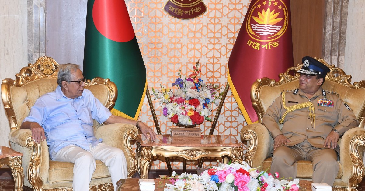 Outgoing IGP pays courtesy call on president