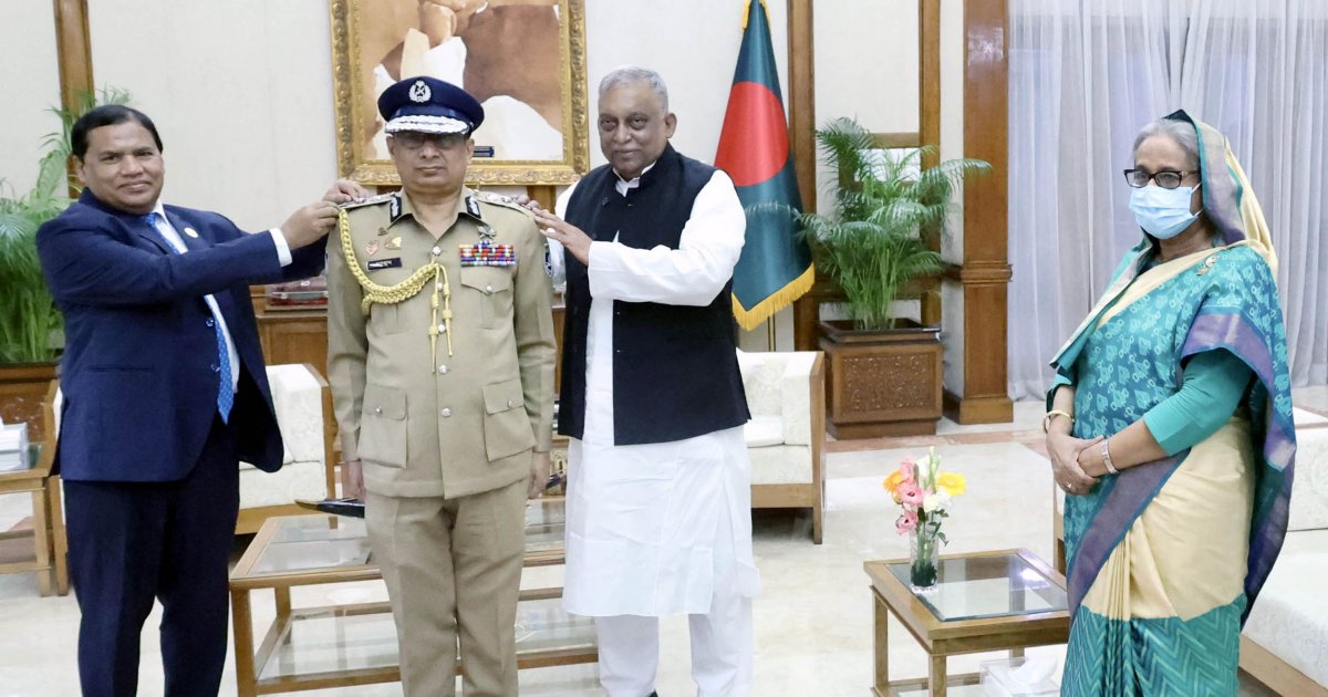Chowdhury Abdullah Al-Mamun adorned with IGP Rank Badge