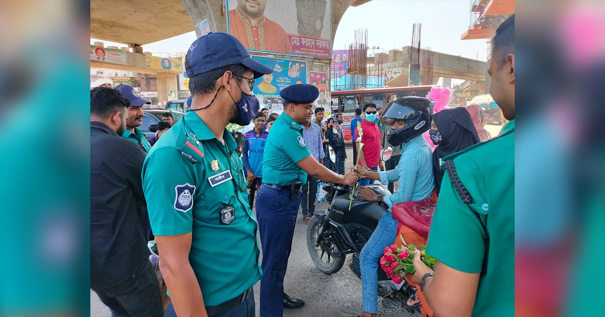 Mass awareness stressed to ensure road safety