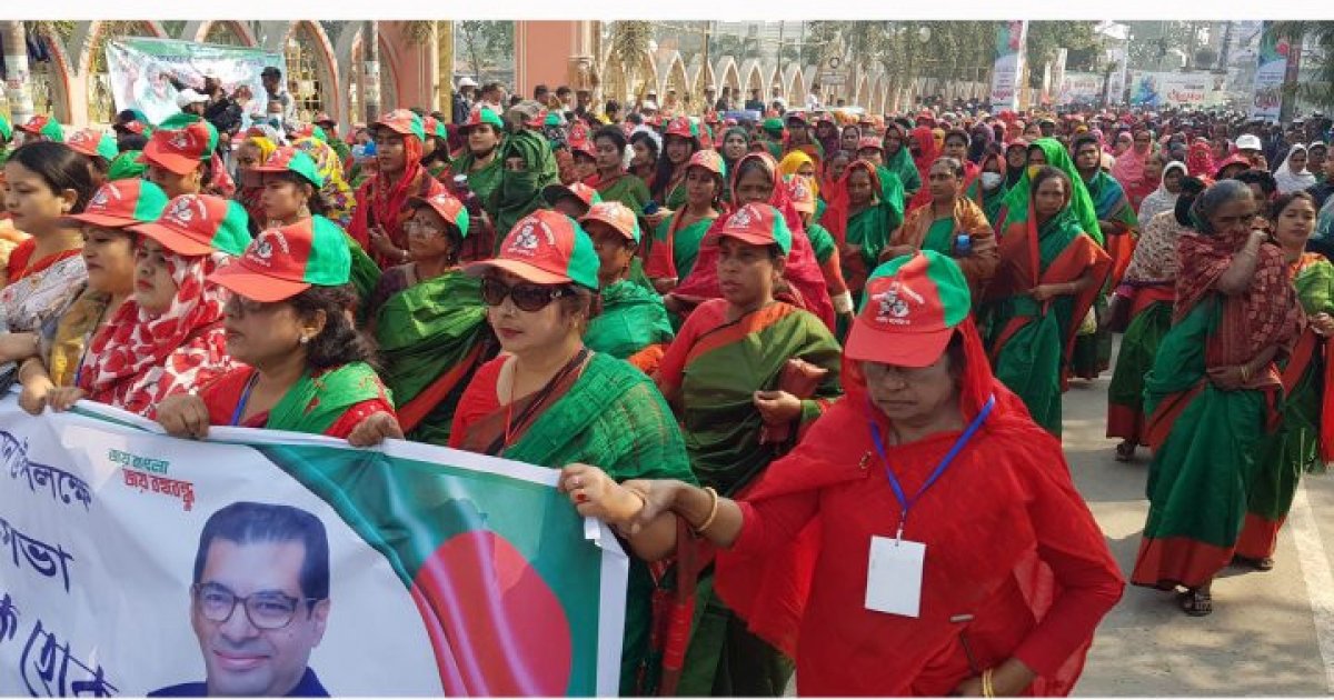 Awami League men in red and green heading for Jessore rally venue since ...