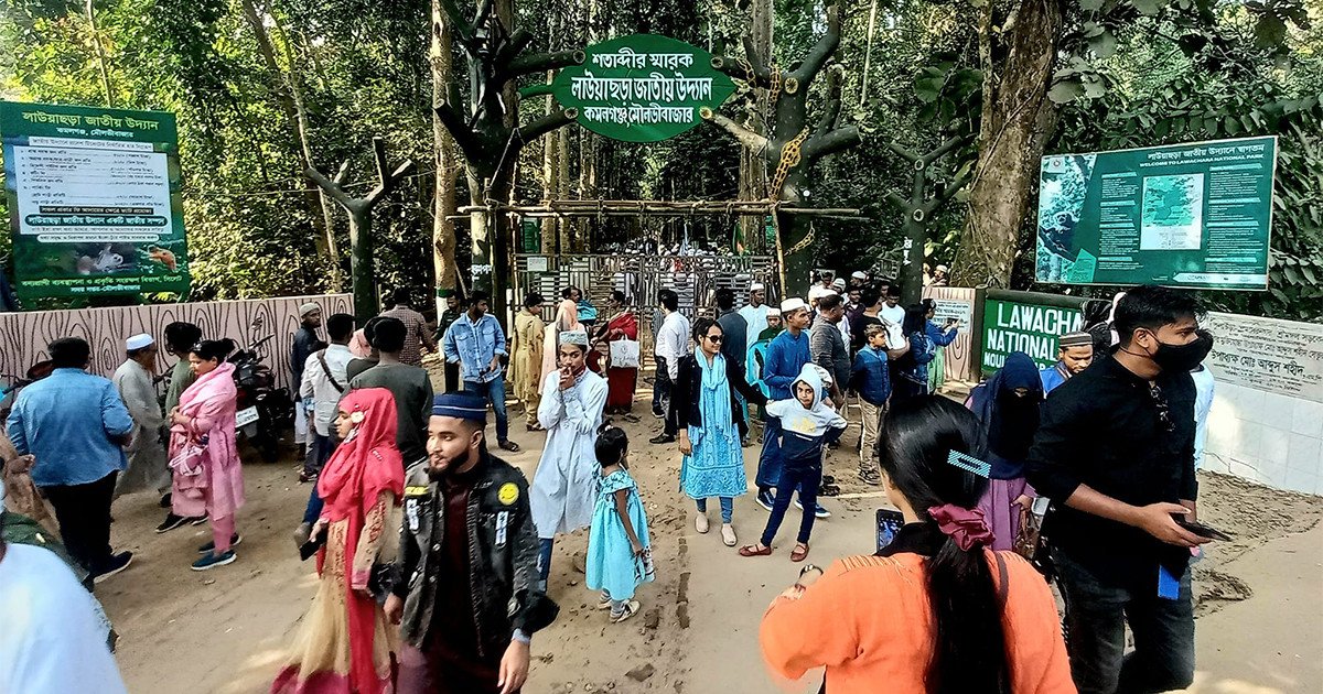 Moulvibazar draws huge crowd of tourists during 3-day holiday
