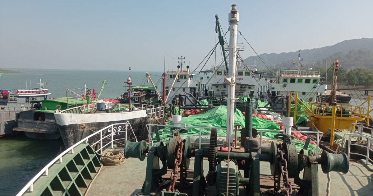 Traders hold strike demanding security as goods go missing at Teknaf