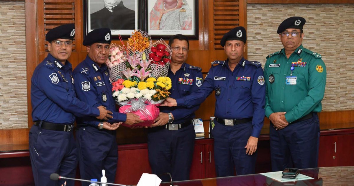 4 newly promoted Additional IGPs adorned with rank badges