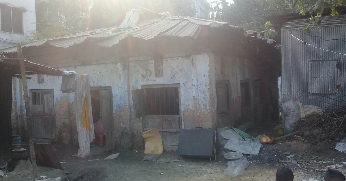 With damaged plaster, lost bricks Dhirendranath Datta's house is beyond ...