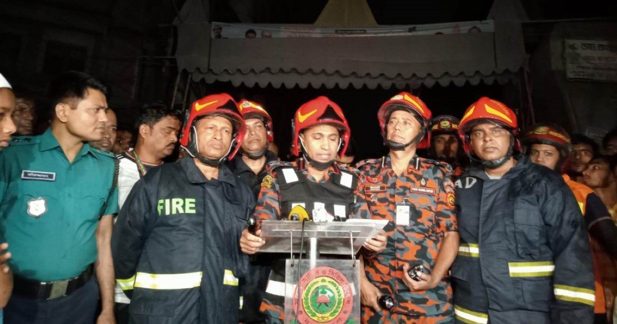 Mayor Hanif flyover partially damaged in Kaptan Bazar fire