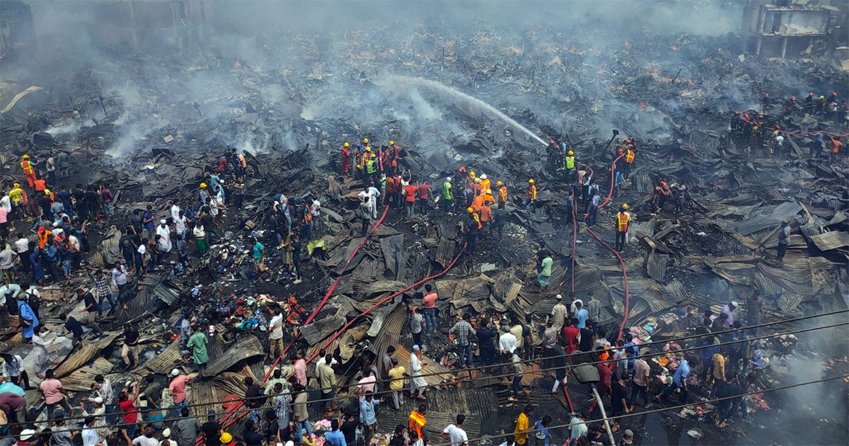 DSCC starts probe into Bangabazar fire