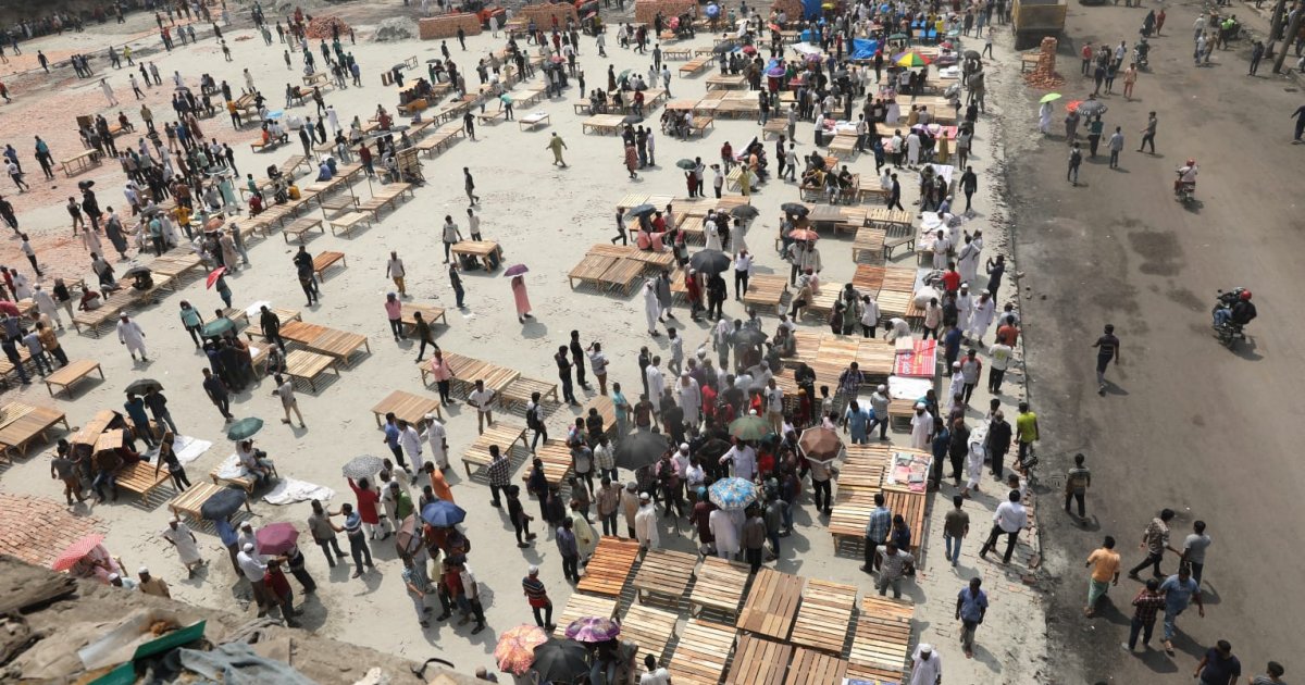 Bangabazar fire: DSCC providing 2C as quick fund