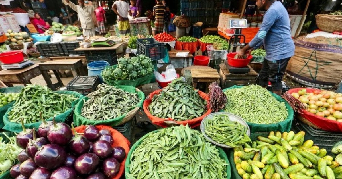 Rain, floods, lean season blamed for vegetable price hike in Dhaka