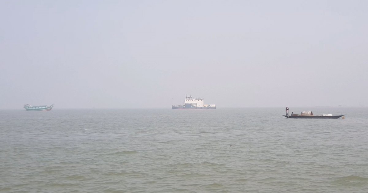 Ferry services on Aricha-Kazirhat route resume after 9 hours