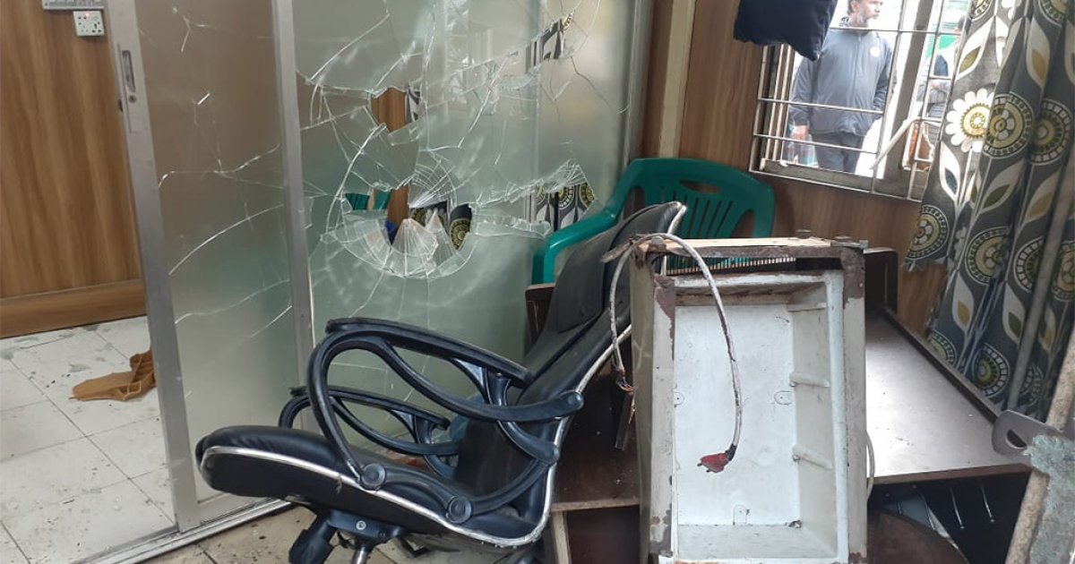 Traffic police boxes attacked, vandalized in Dhanmondi