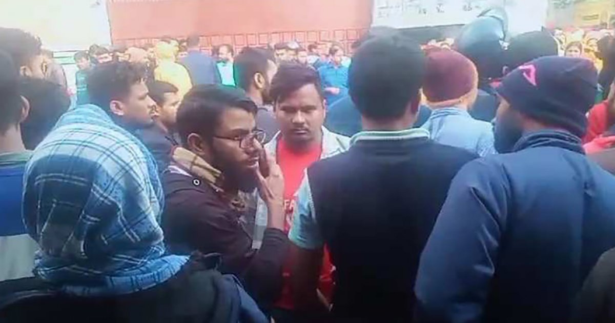 Garment factory announced closed in Ashulia