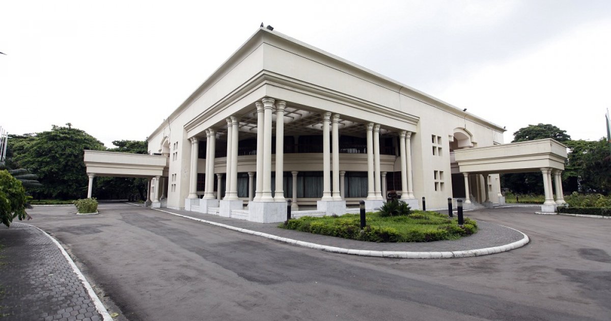 CEC Nasir, Election commissioners in Jamuna for meeting with Yunus