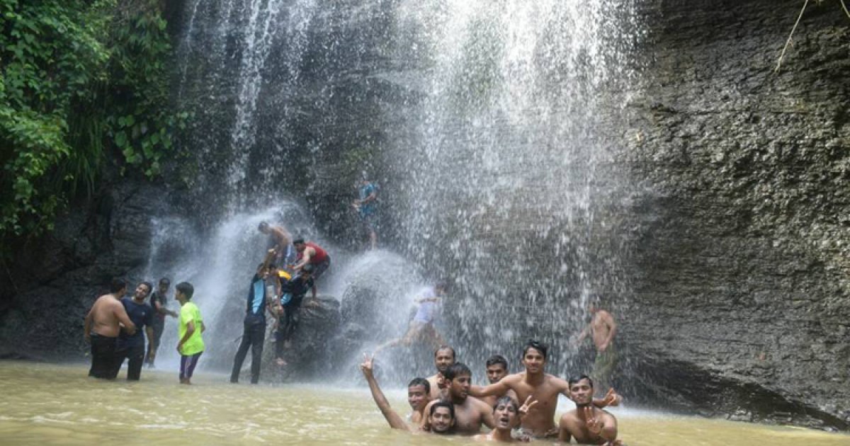 Bodies of two tourists recovered from Mirsharai waterfall