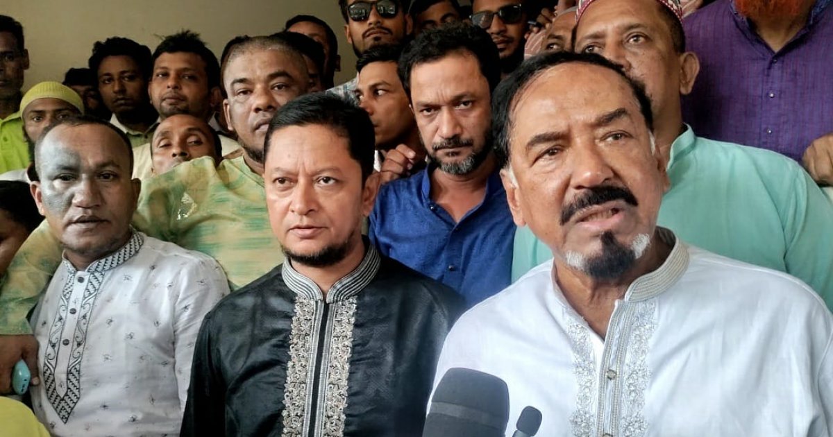 Hafiz: Do politics to serve people