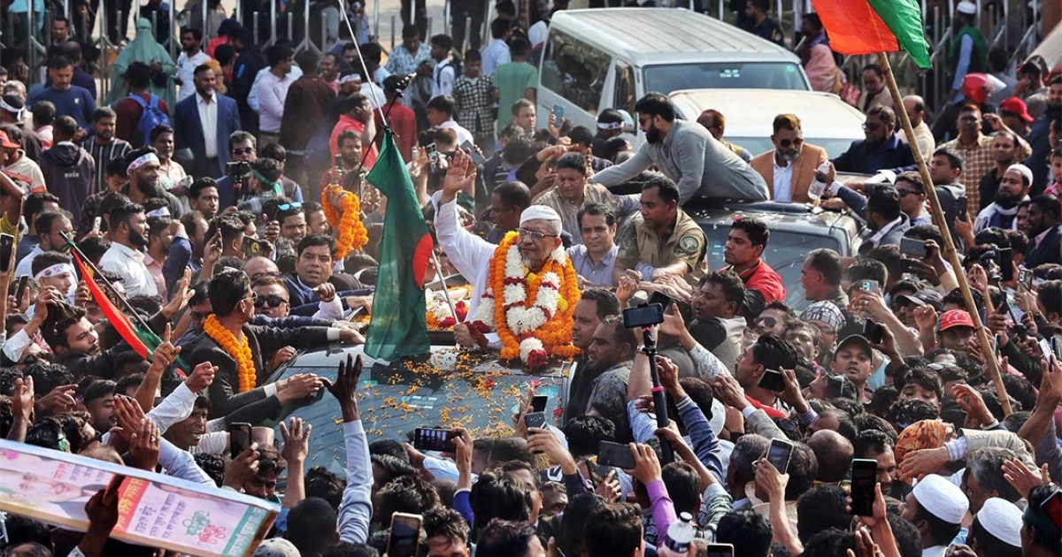 Lutfozzaman Babar walks out of prison after 17yrs