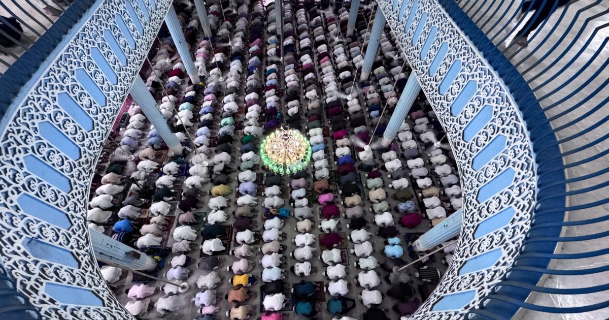 Timings and venues for major Eid congregations in Dhaka on Thursday