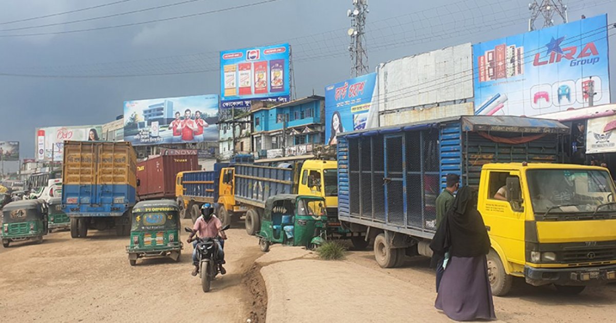 Vehicles crawl for hours on gridlocked Dhaka–Sylhet highway