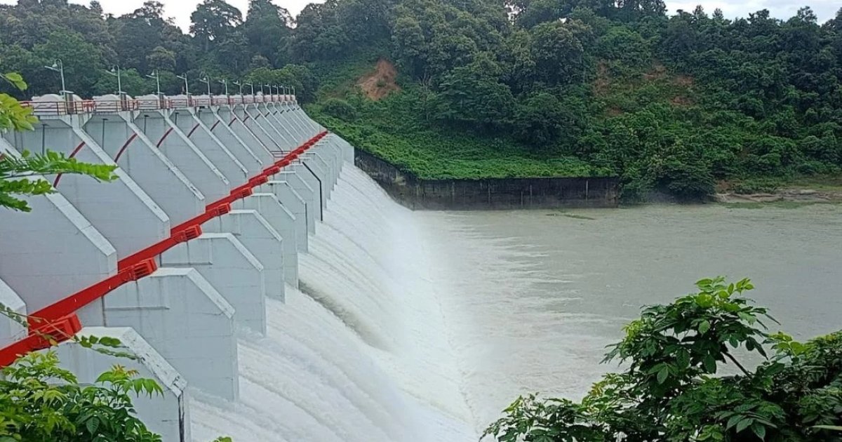 All 16 sluice gates of Kaptai dam shut as water level drops
