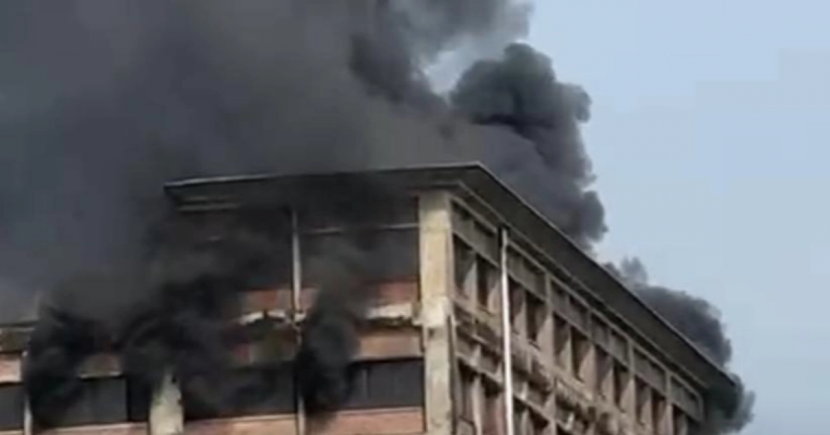 Massive fire engulfs CEPZ factory, threatens nearby buildings
