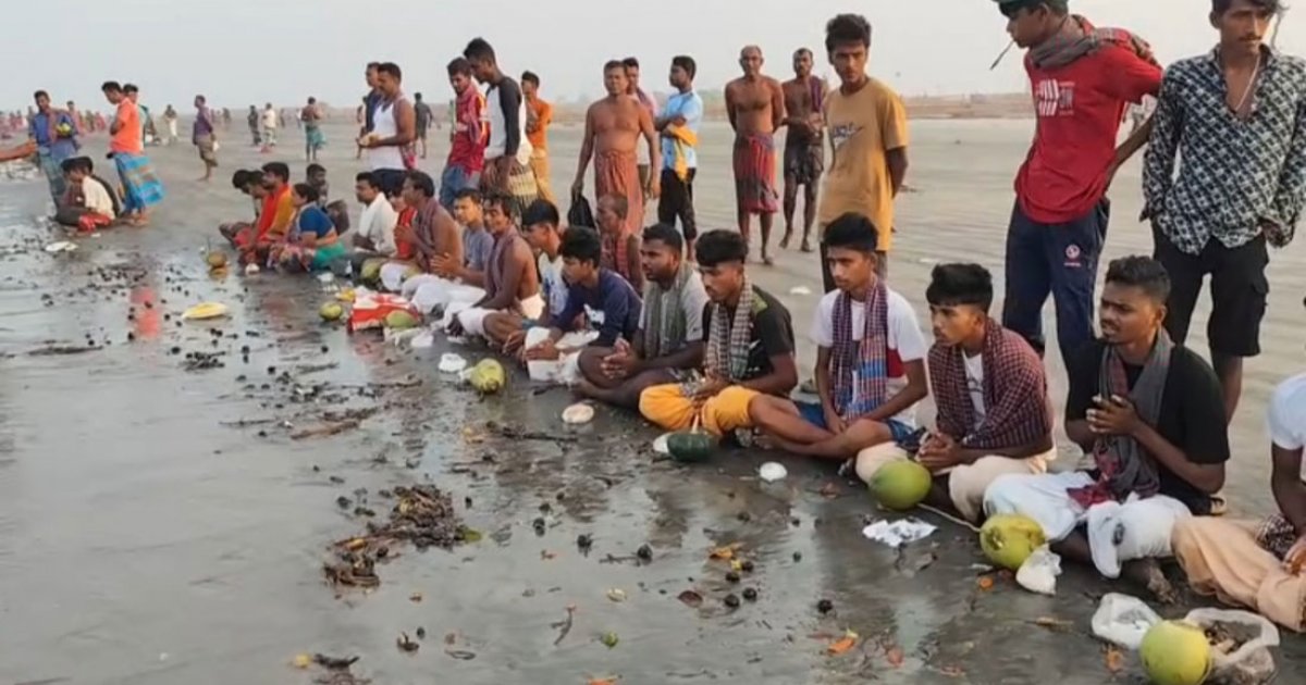 32 deer poachers held during Rash Puja, trawlers and traps seized