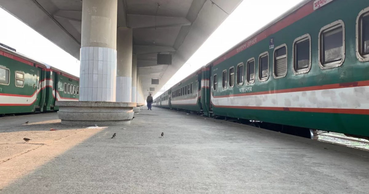 Railways plans to lease 11 Western Railway trains to boost revenue
