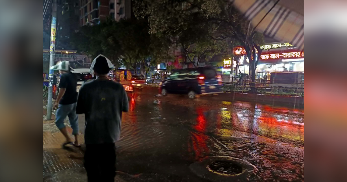 Dhaka sees evening downpour after hot day