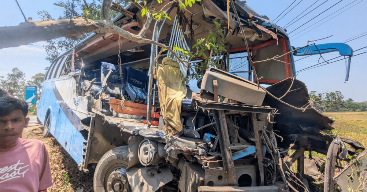 Four killed, 30 injured as two buses collide in Chittagong