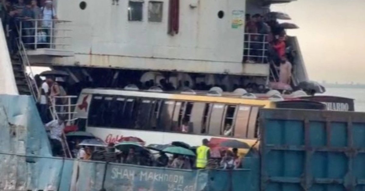Ferry services on Paturia-Daulatdia route resumes