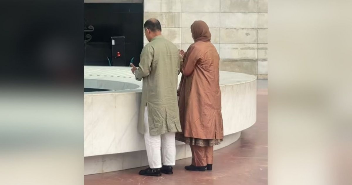 PM visits graves of parents, brother after Eid prayers