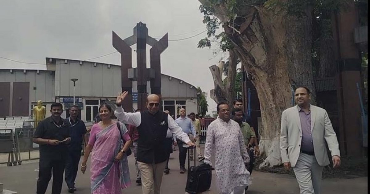 India’s new envoy Dinesh Trivedi arrives in Dhaka by road in post ...