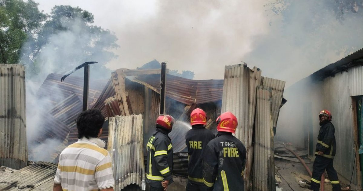 25 houses gutted in fire in Tongi