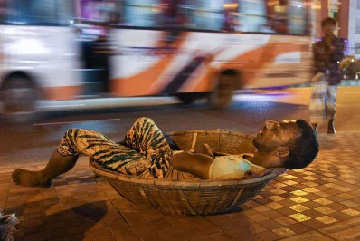 In pictures: Brittle reality of floating labourers