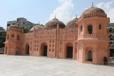 Sat Gambuj mosque in Dhaka