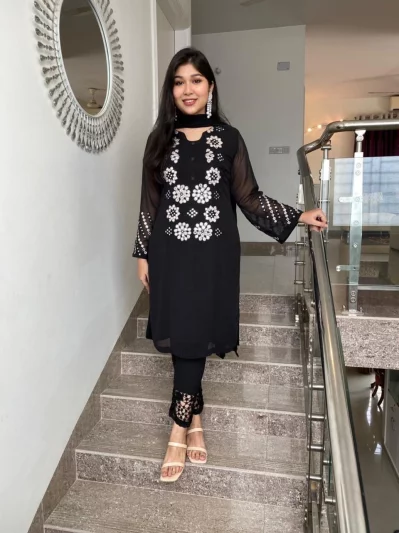 Talk of the town: Who're you wearing?