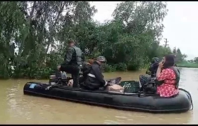 Cox's Bazar flood situation improves slightly, but hundreds of ...