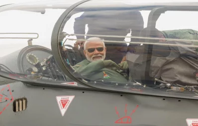 Indian PM Narendra Modi co-pilots Tejas