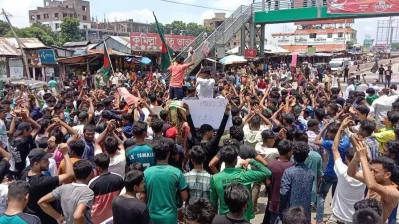 4 journos killed, over 200 injured during quota reform protests