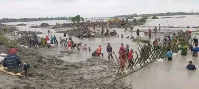 Embankment breaches flood 19 villages in Khulna