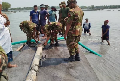Bangladesh army mobilized as embankment collapse floods area in Satkhira