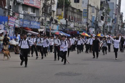 Dhaka College, City College students clash; police fire sound grenades