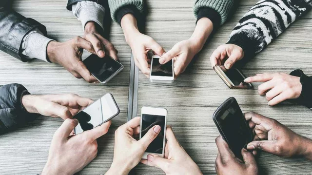 Is Technology Making Us Lazy Debate: Is Technology Making Us Dumber?