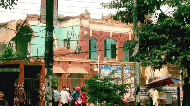 Khamar Bari Bd Amar Bari, Amar Khamar' Project: Staffers 'pocket' Tk